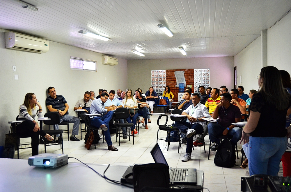 CREDE 9 realiza encontro com Diretores e Assessores Financeiros ...